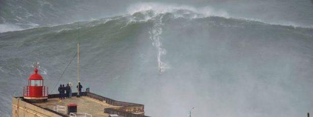 Mega-gnarly . . . surfer rides 90-100 foot wave in Portugal - OHANA NUI ...
